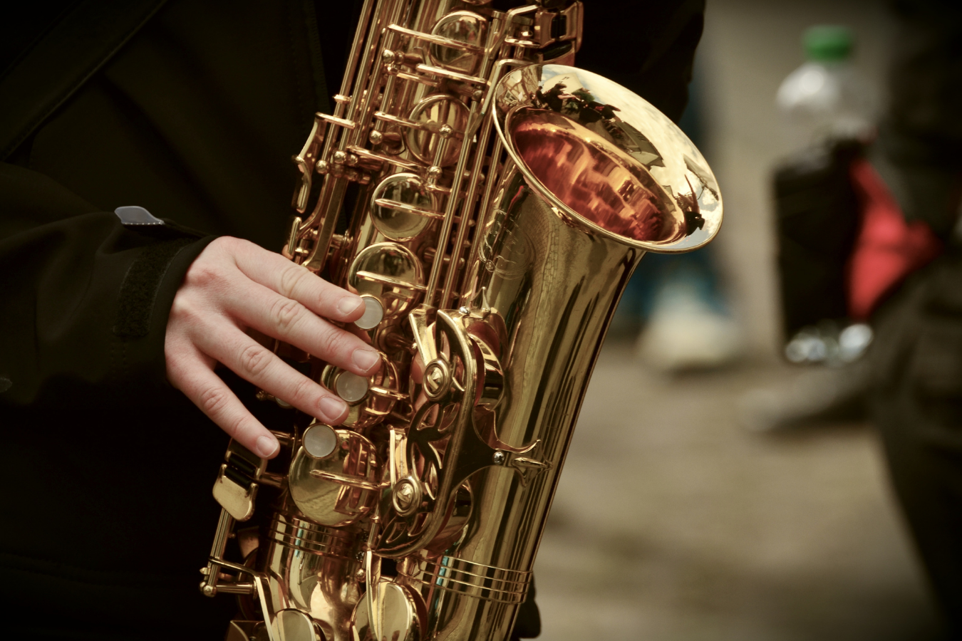 What is saxophone embouchure, and how do I form it correctly? Mastering ...